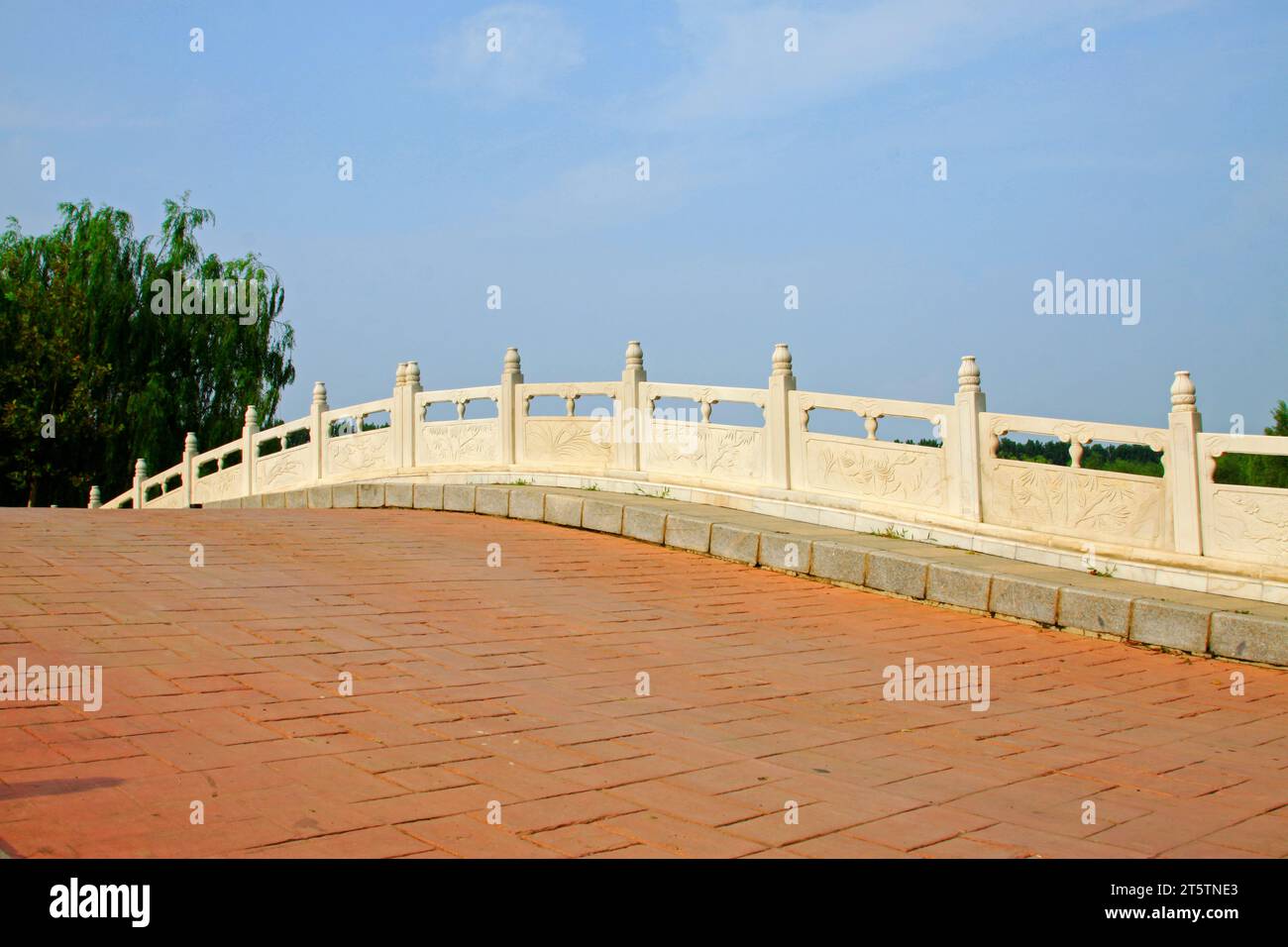 white marble stone bridge Stock Photo - Alamy