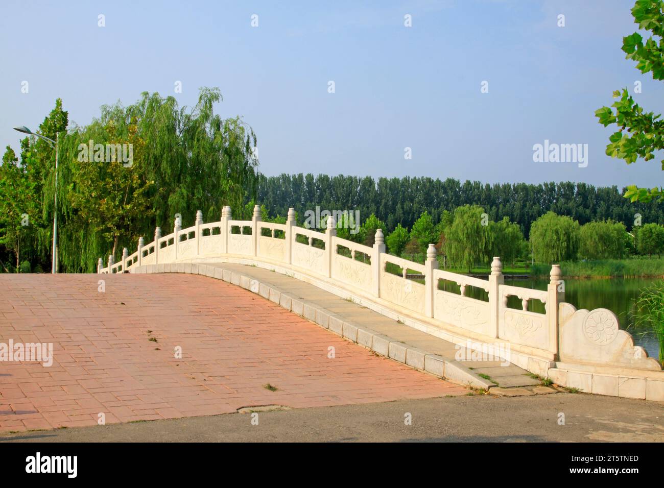 white marble stone bridge Stock Photo - Alamy