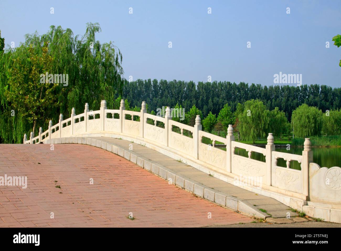 white marble stone bridge Stock Photo - Alamy