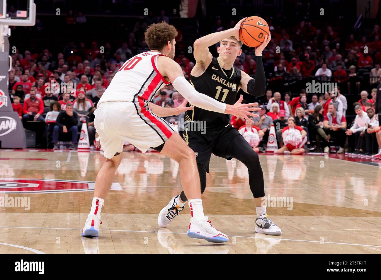 Columbus, Ohio, USA. 6th Nov, 2023. Oakland Golden Grizzlies guard ...