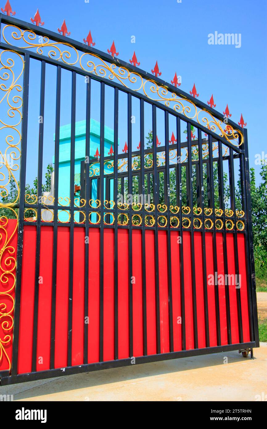 Wrought iron gate photo hi-res stock photography and images - Alamy