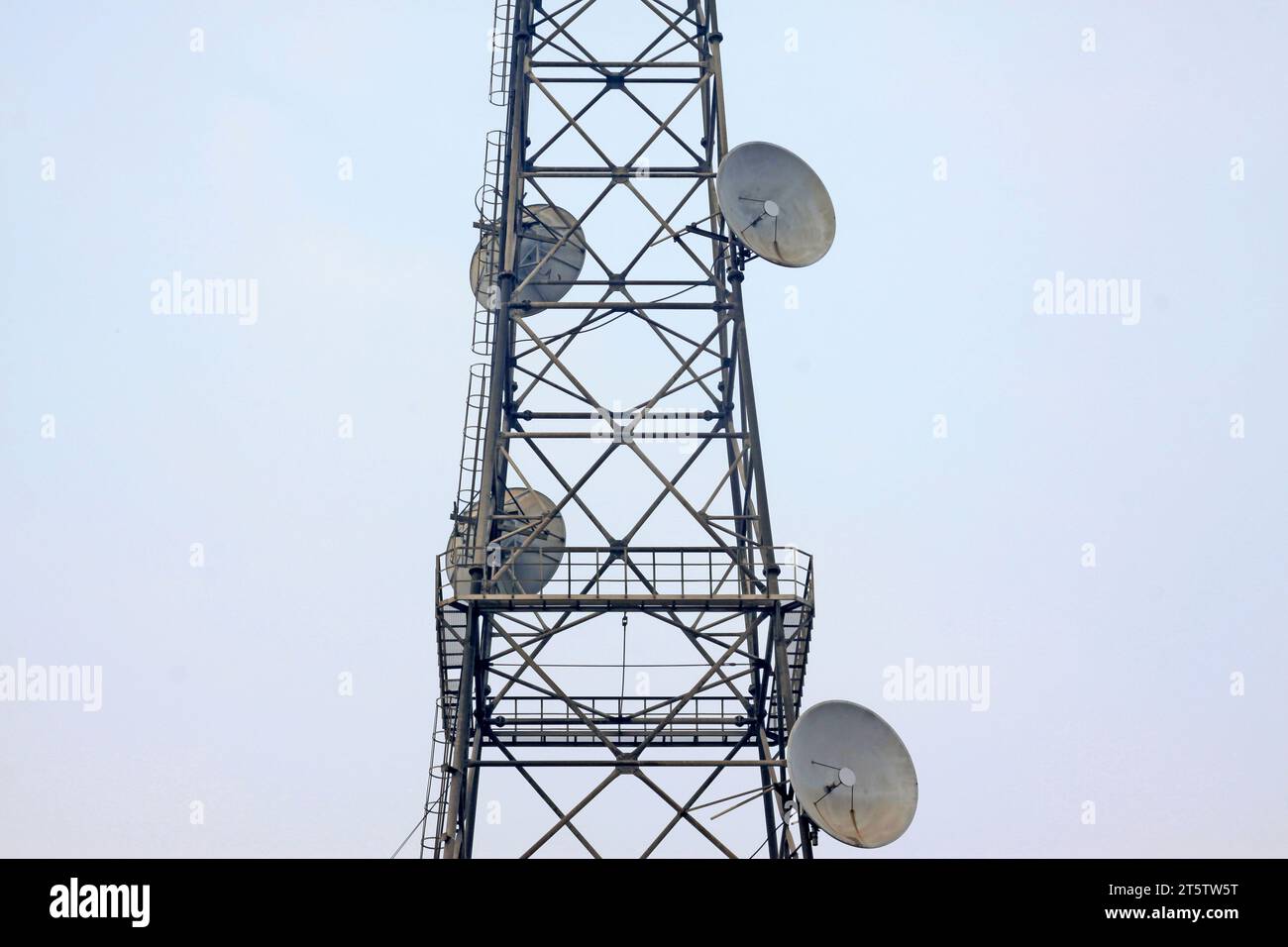 Tv transmission tower hi-res stock photography and images - Alamy