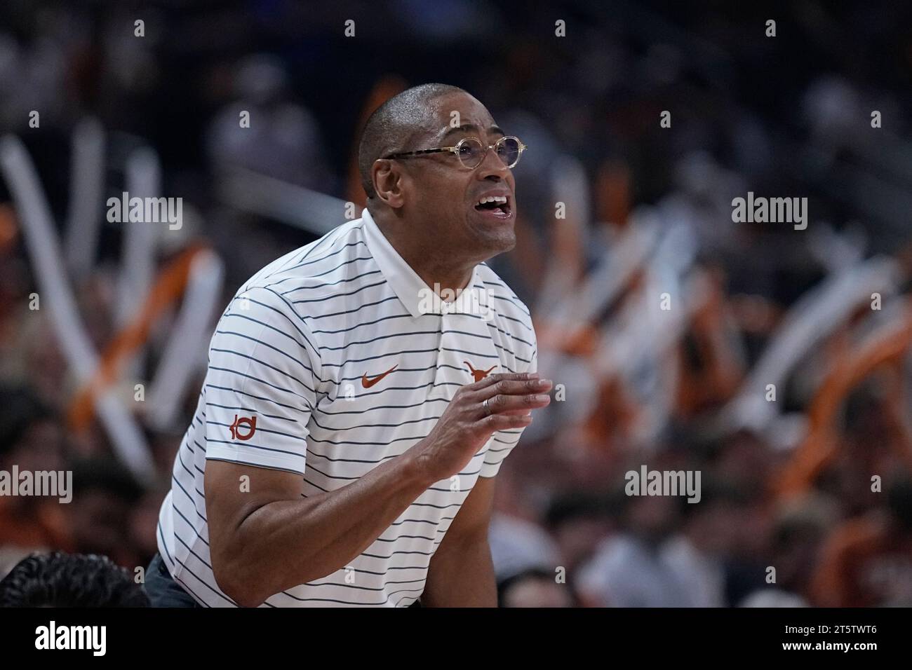 Texas head coach Rodney Terry during the first half of an NCAA college ...