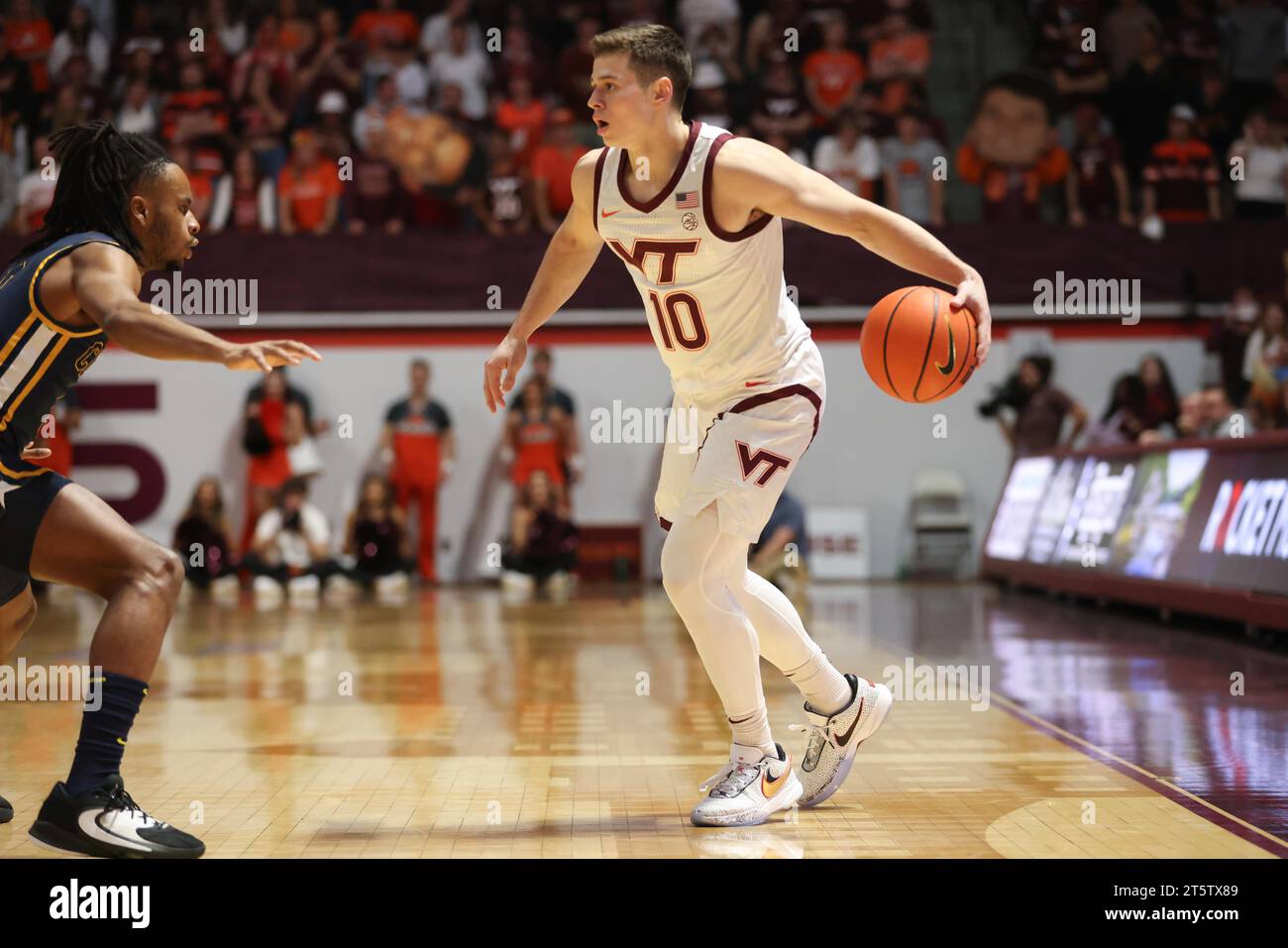 Blacksburg, Virginia, USA. 6th Nov, 2023. Virginia Tech Hokies guard ...