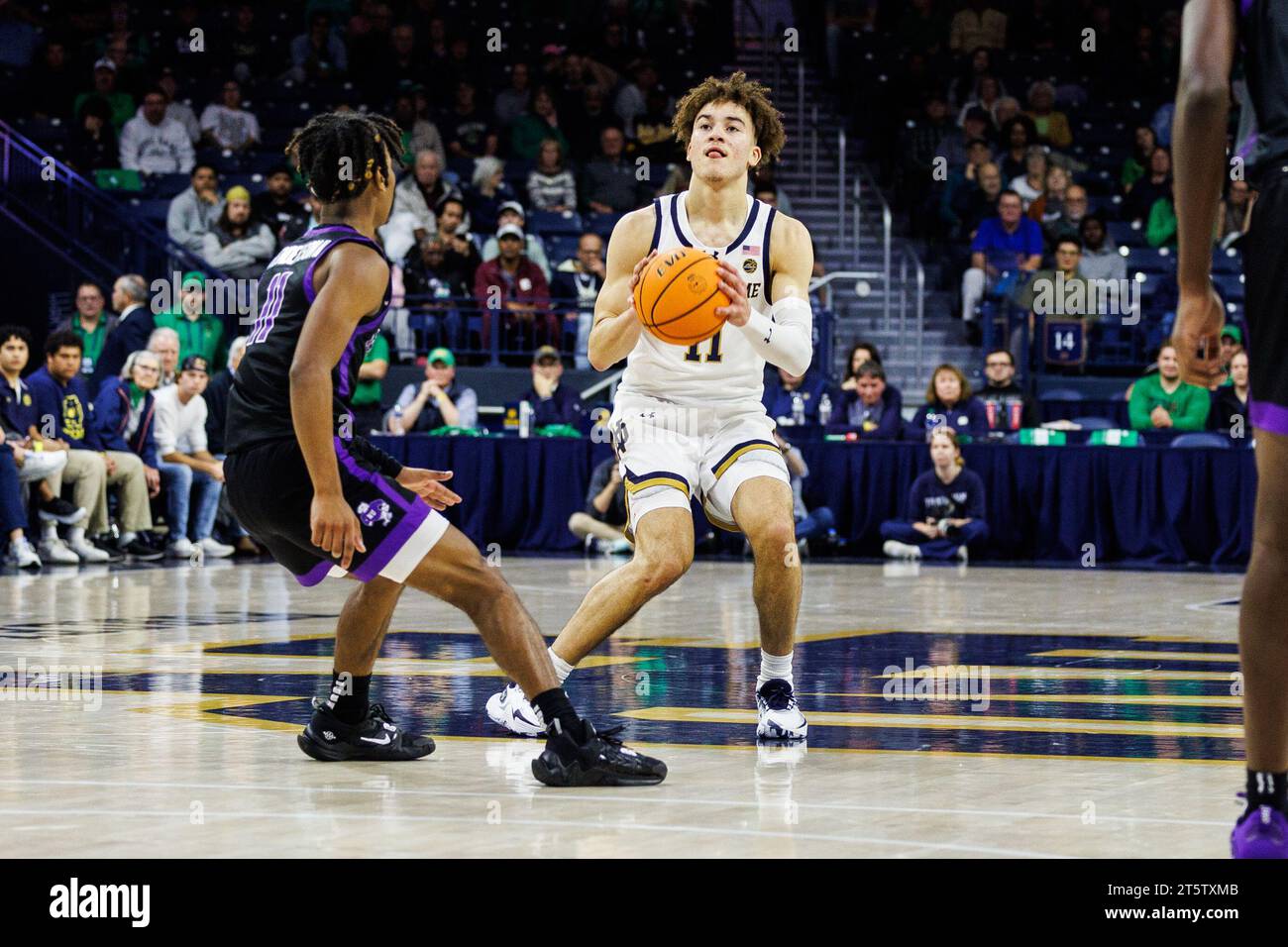 South Bend, Indiana, USA. 06th Nov, 2023. Notre Dame guard Braeden ...