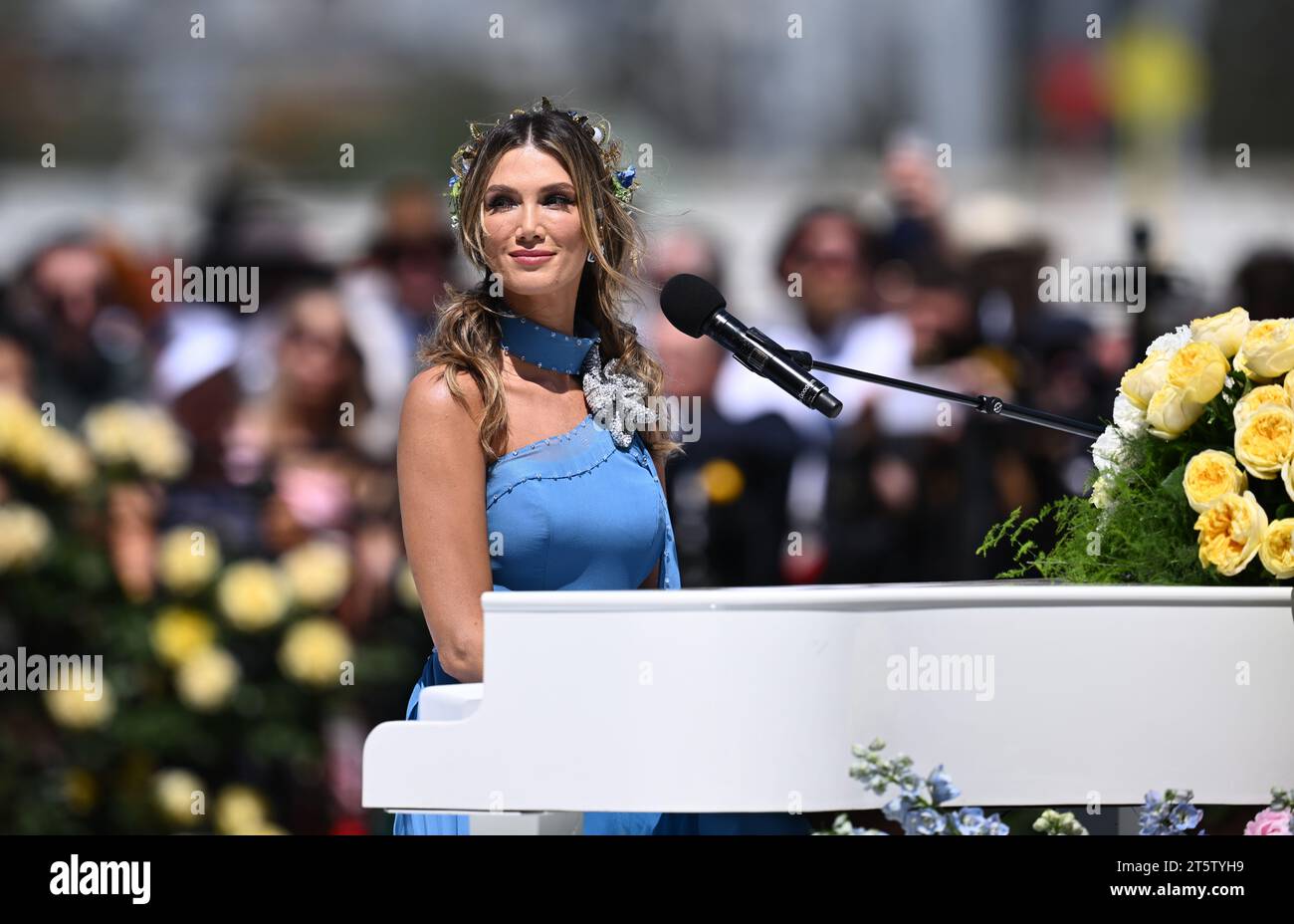 Melbourne, Australia. 07th Nov, 2023. Australian singer Delta Goodrem ...