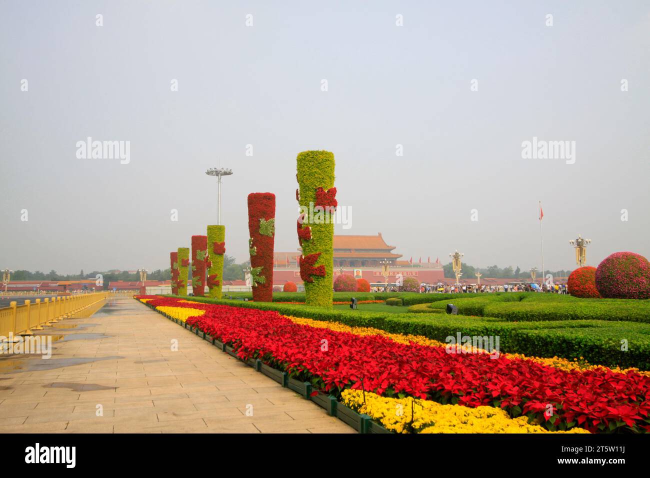 Flower totem pole, Tiananmen square in Beijing Stock Photo - Alamy