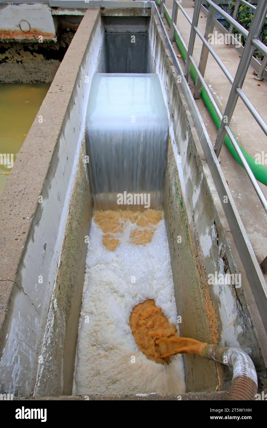 Water tank railing hi-res stock photography and images - Alamy