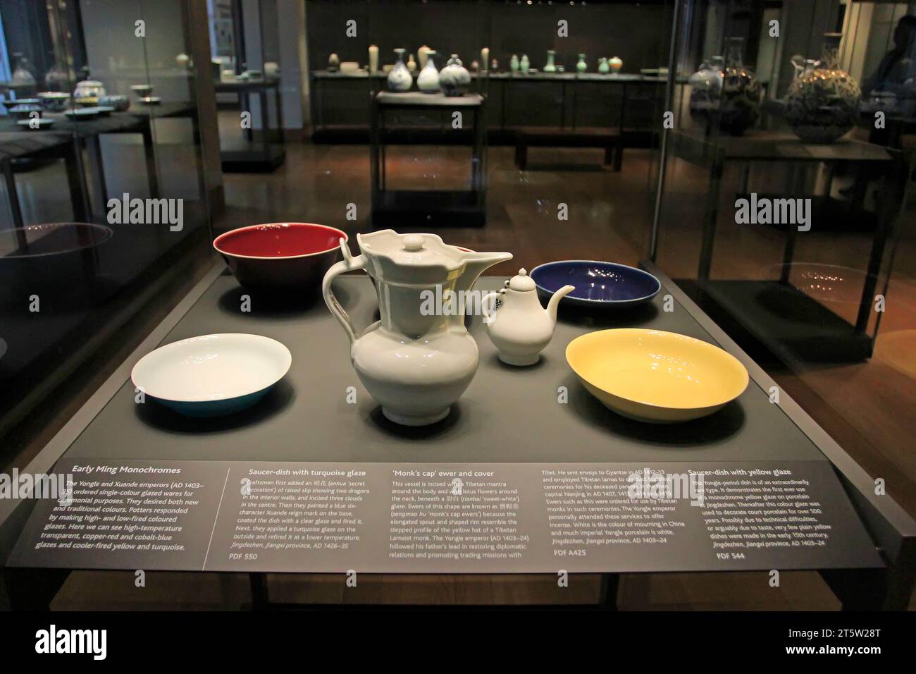 British museum chinese ceramics hi-res stock photography and images - Alamy