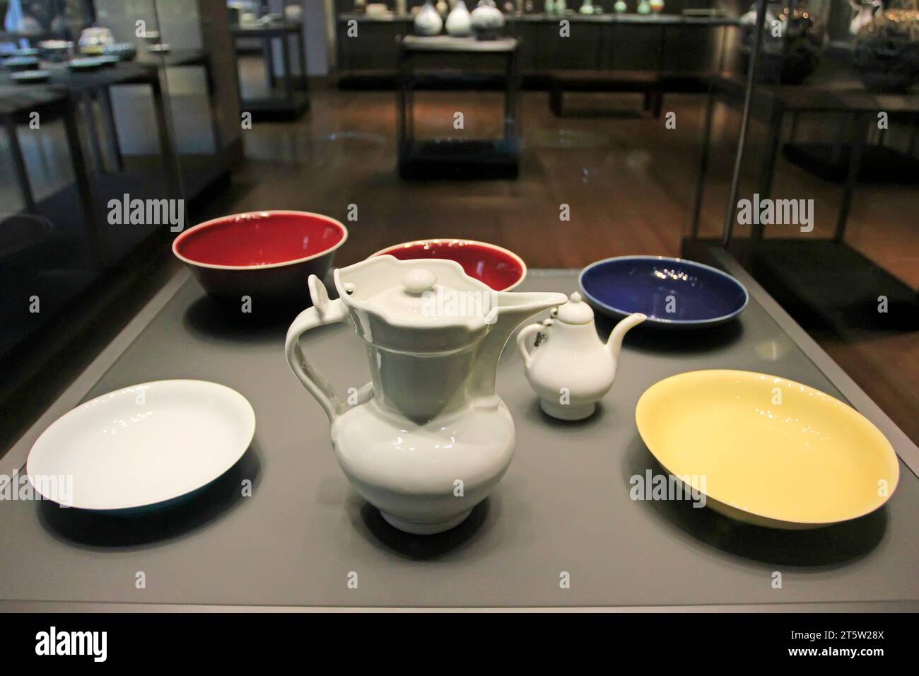 British museum chinese ceramics hi-res stock photography and images - Alamy