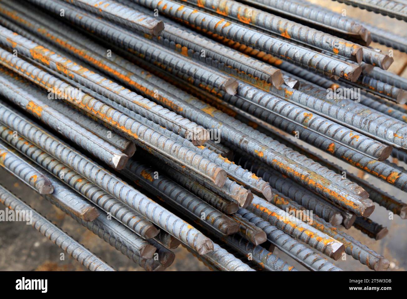 Twisted steel construction site hi-res stock photography and images - Alamy