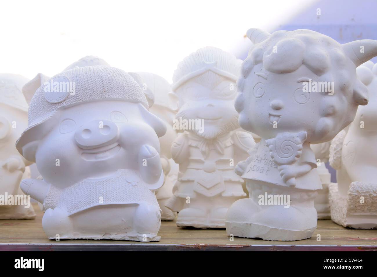 Plaster statue hi-res stock photography and images - Alamy