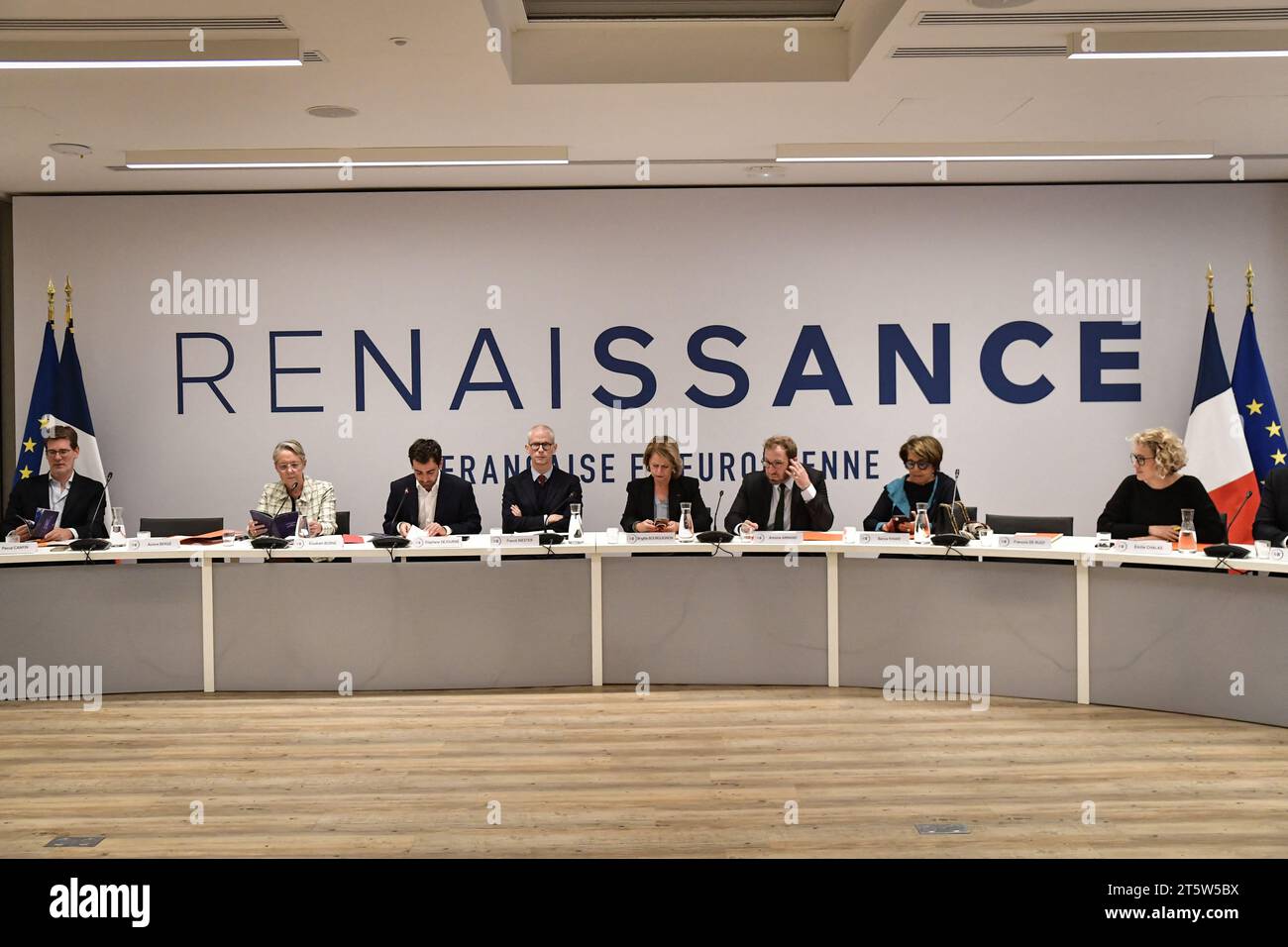 Paris, France. 06th Nov, 2023. Members of French political party ...