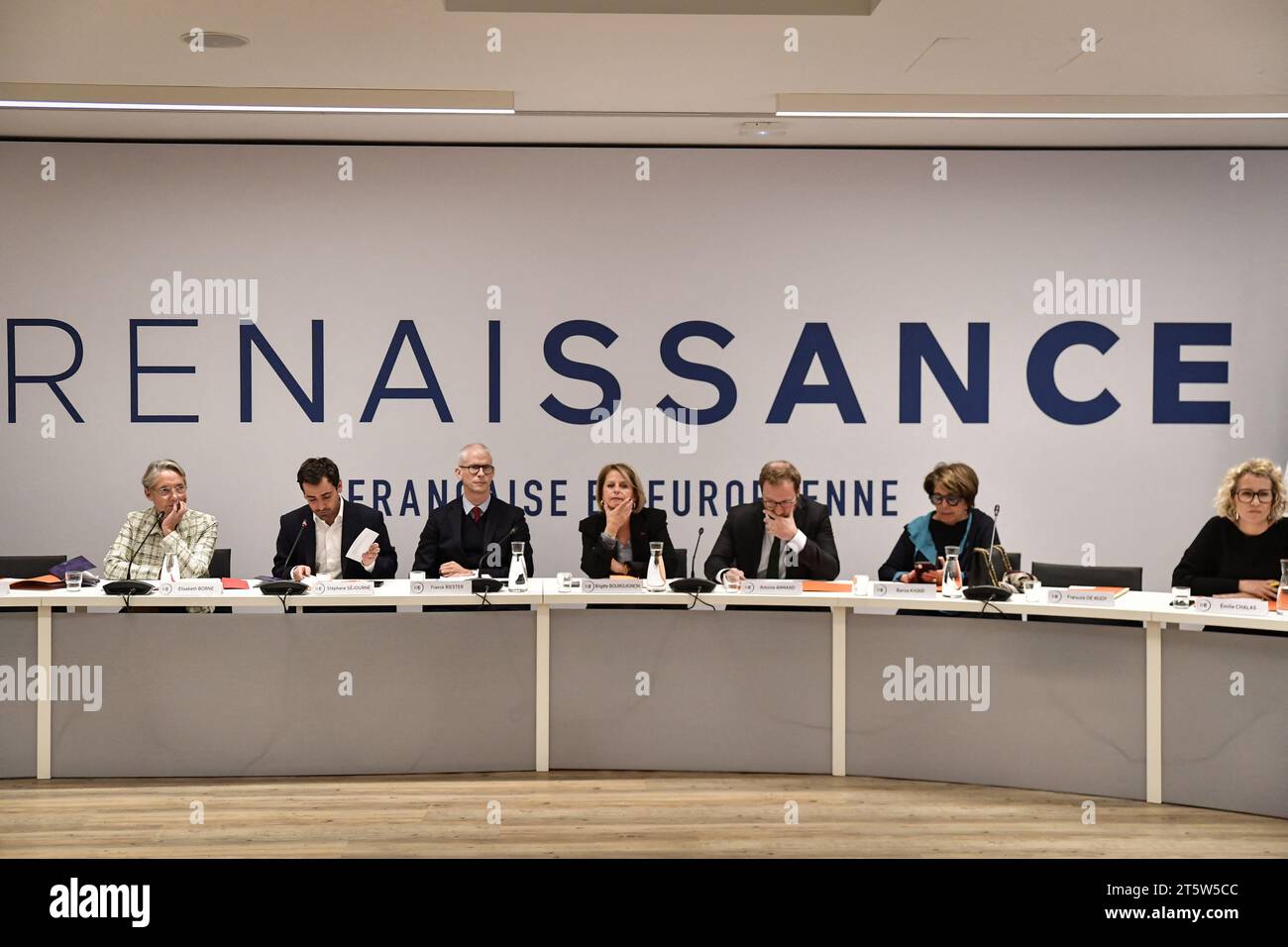 Paris, France. 06th Nov, 2023. Members of French political party ...
