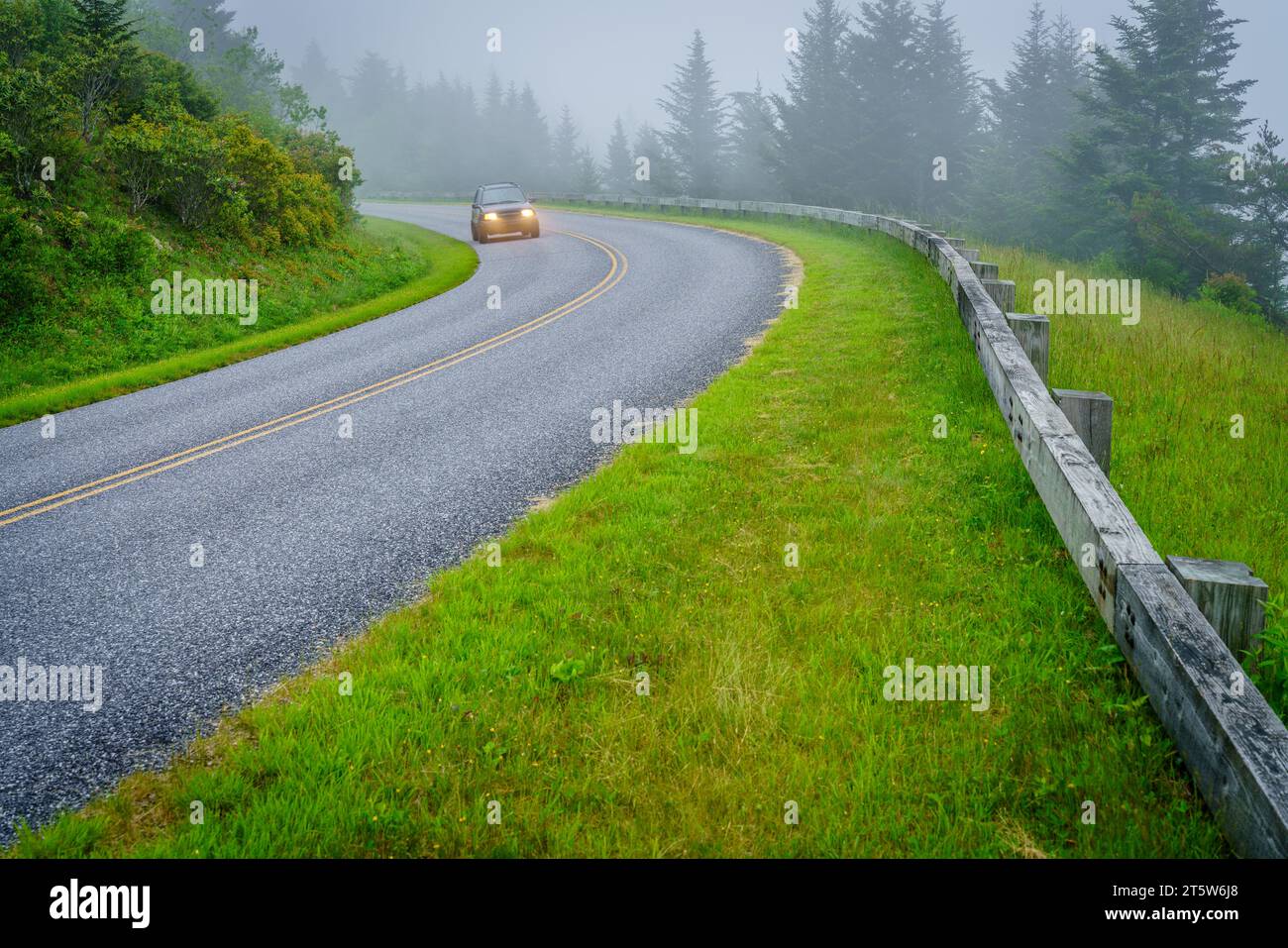 Early moring fog on Blue Ridge Parkway near Maggie Valley, North ...