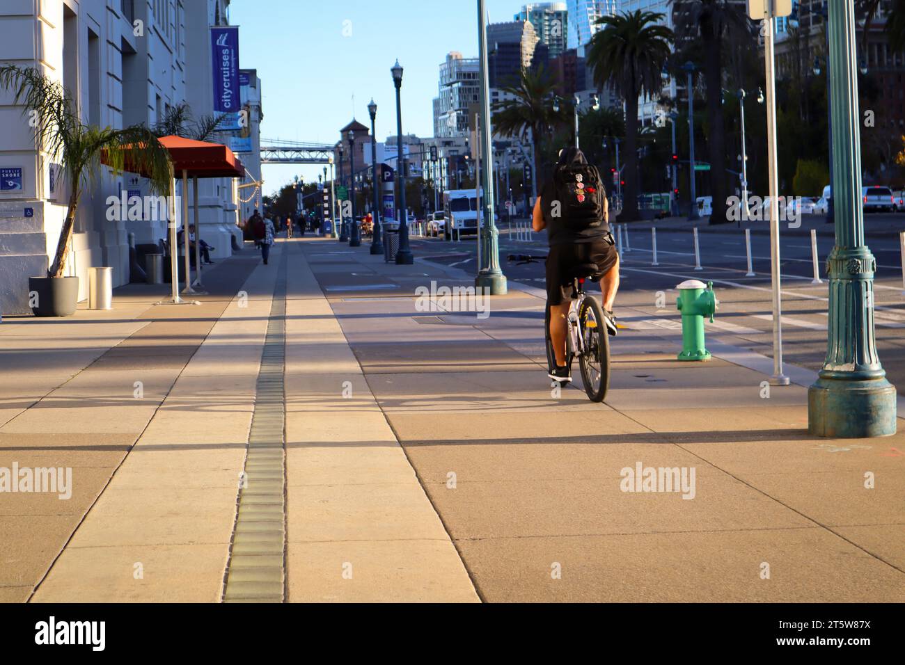 Male city commuter riding hi-res stock photography and images - Alamy