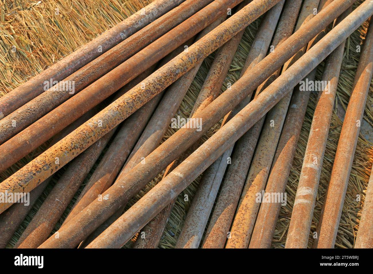 Oxidation rust steel pipe hi-res stock photography and images - Alamy