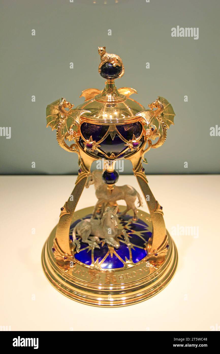 Edinburgh - December 22: Gold-plated purple diamond crystal crafts in ...