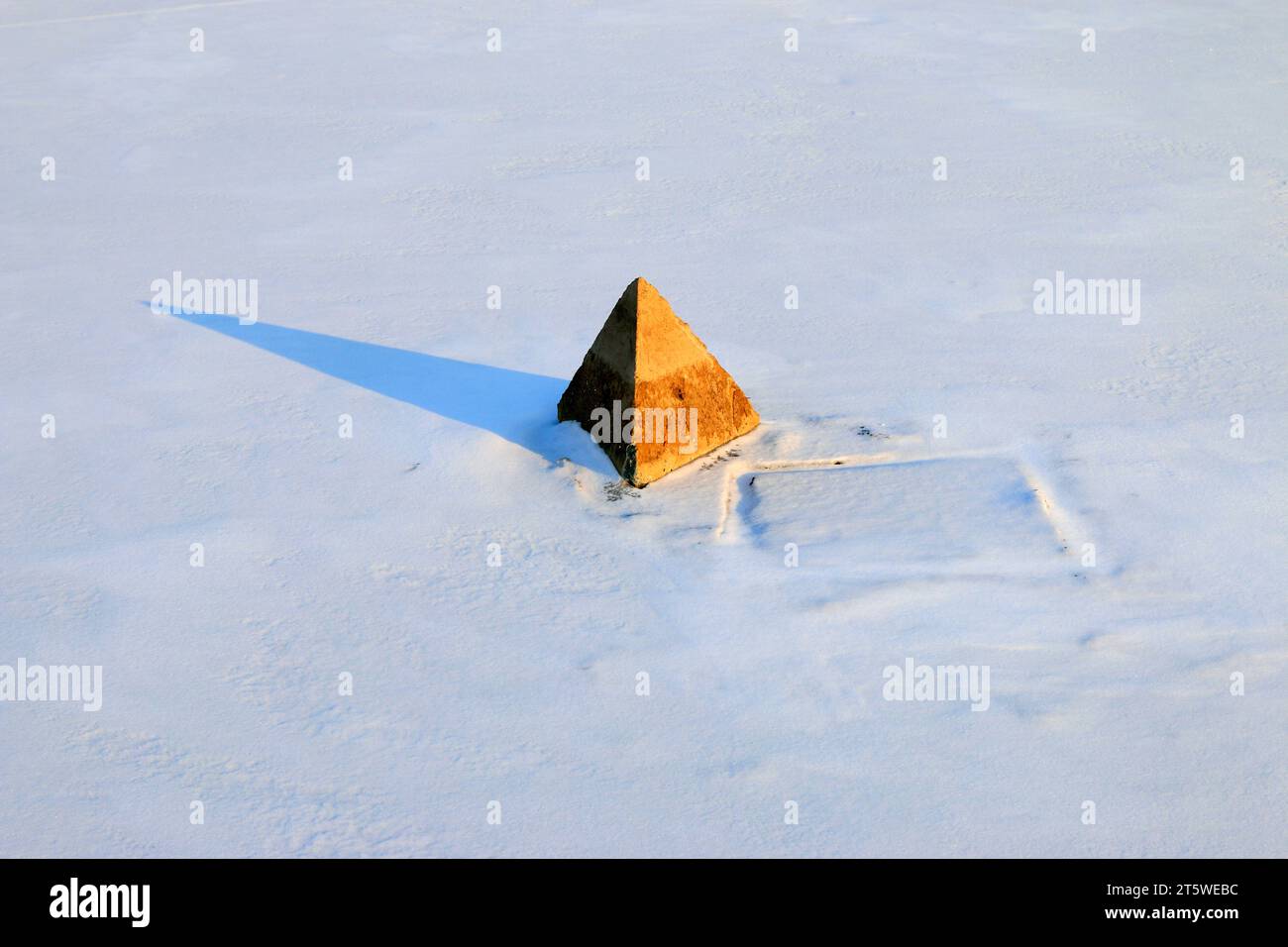 Three pyramid hi-res stock photography and images - Alamy
