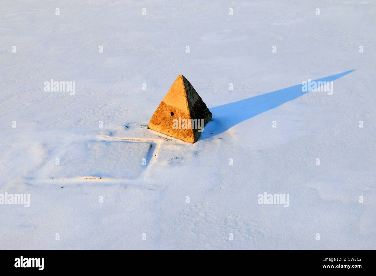 Three pyramid hi-res stock photography and images - Alamy