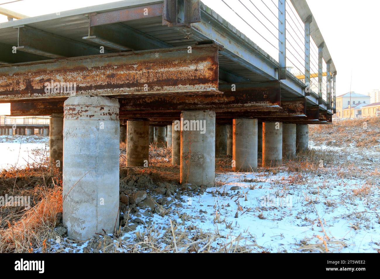 Dry support bridge hi-res stock photography and images - Alamy
