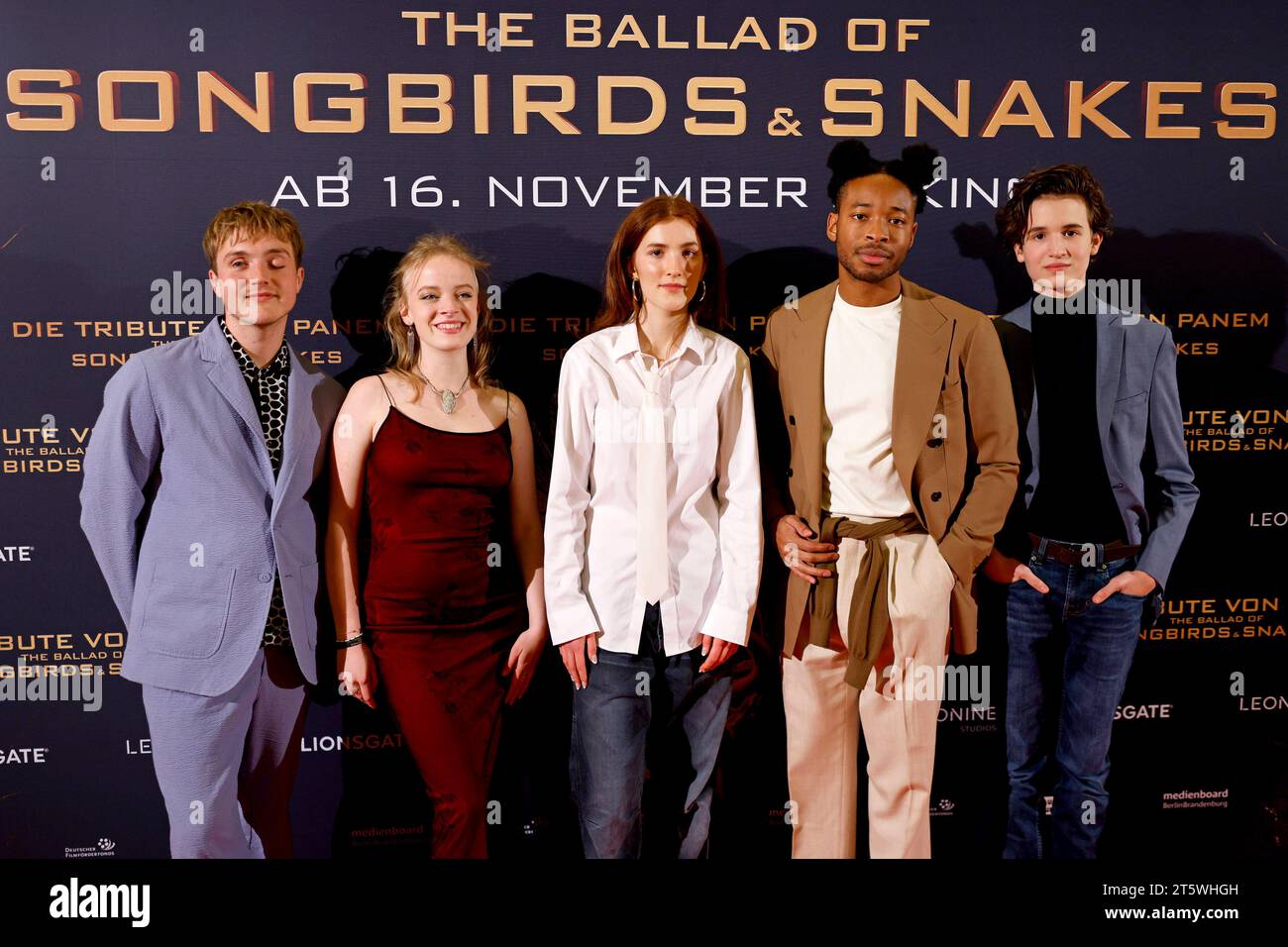 Die Schauspieler Kjell Brutscheidt, Luna Kuse, Irene Böhm, Dimitri ...