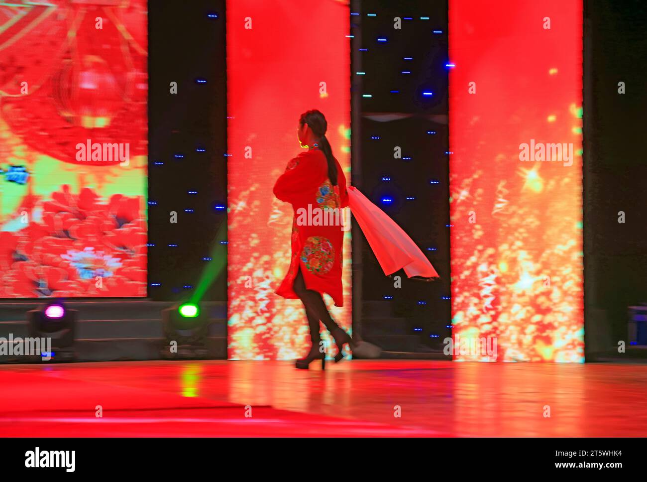 Peking opera show hi-res stock photography and images - Alamy