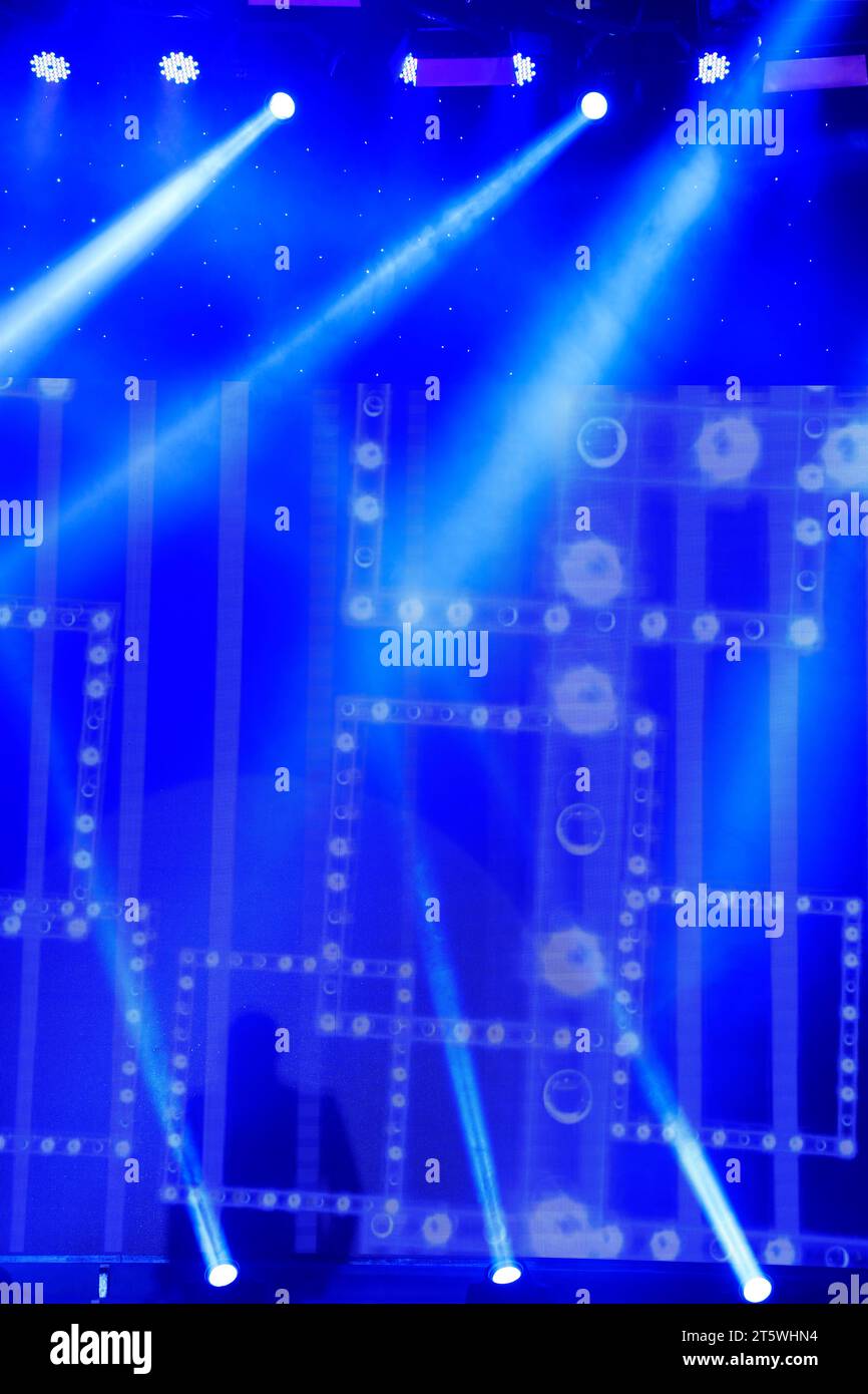 Blue spotlights hi-res stock photography and images - Alamy