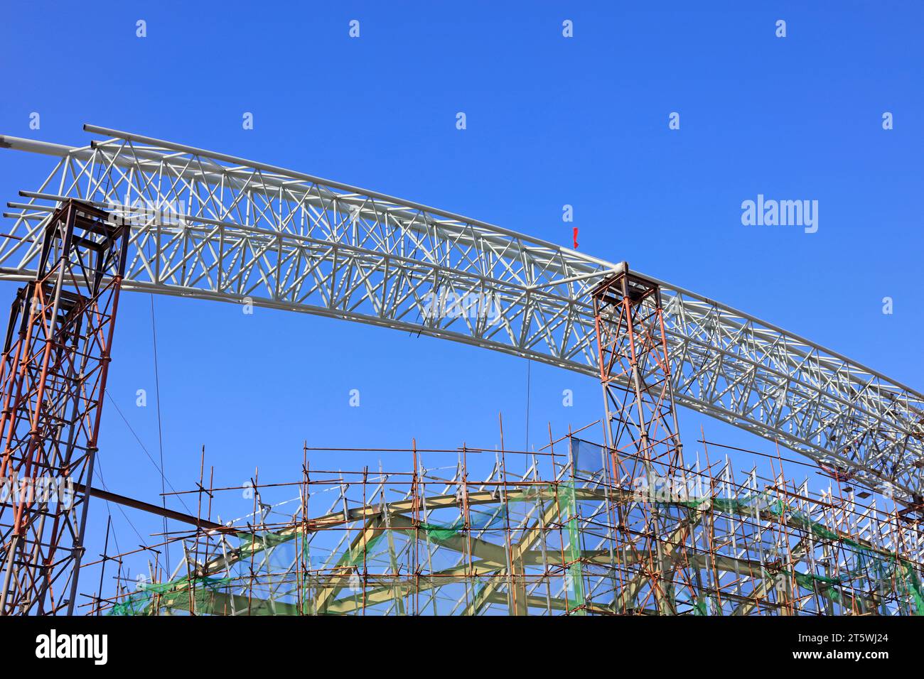 steel pipe truss Stock Photo - Alamy