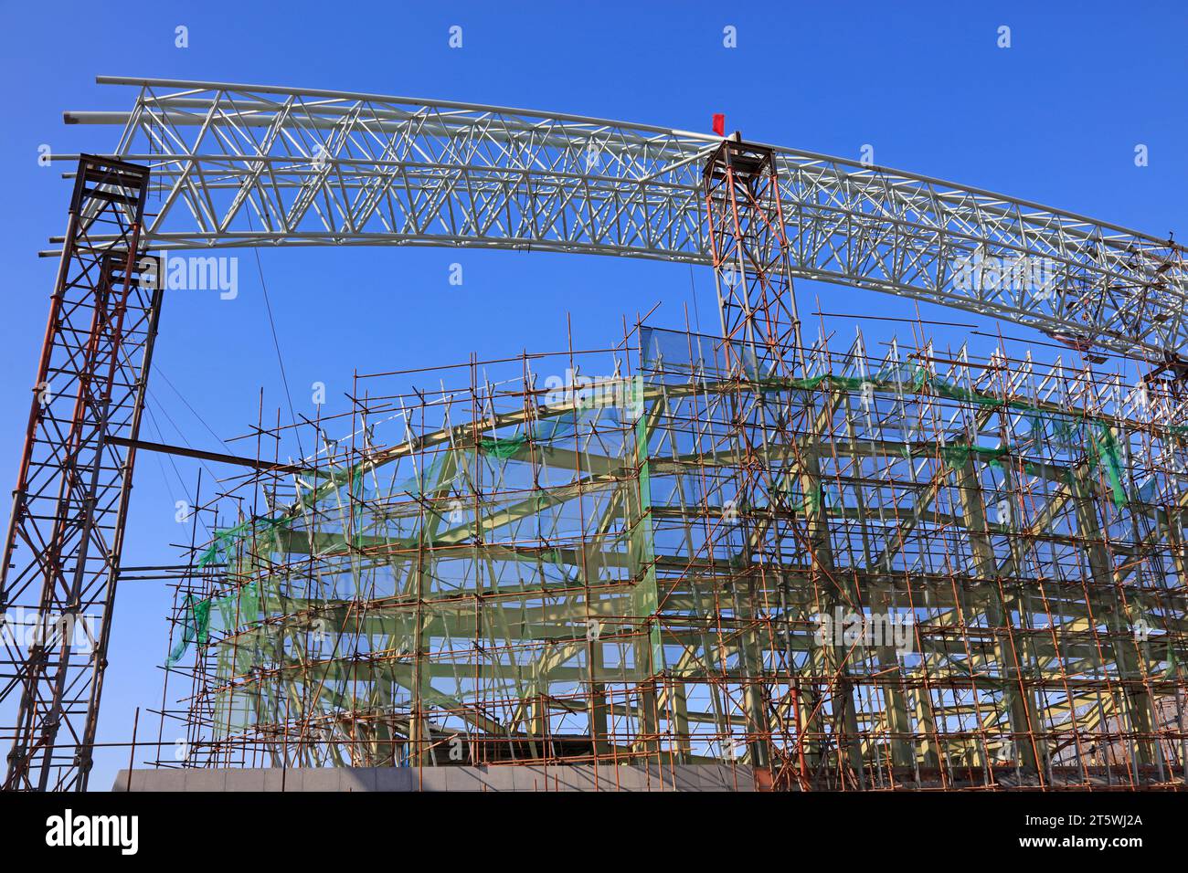 steel pipe truss Stock Photo - Alamy