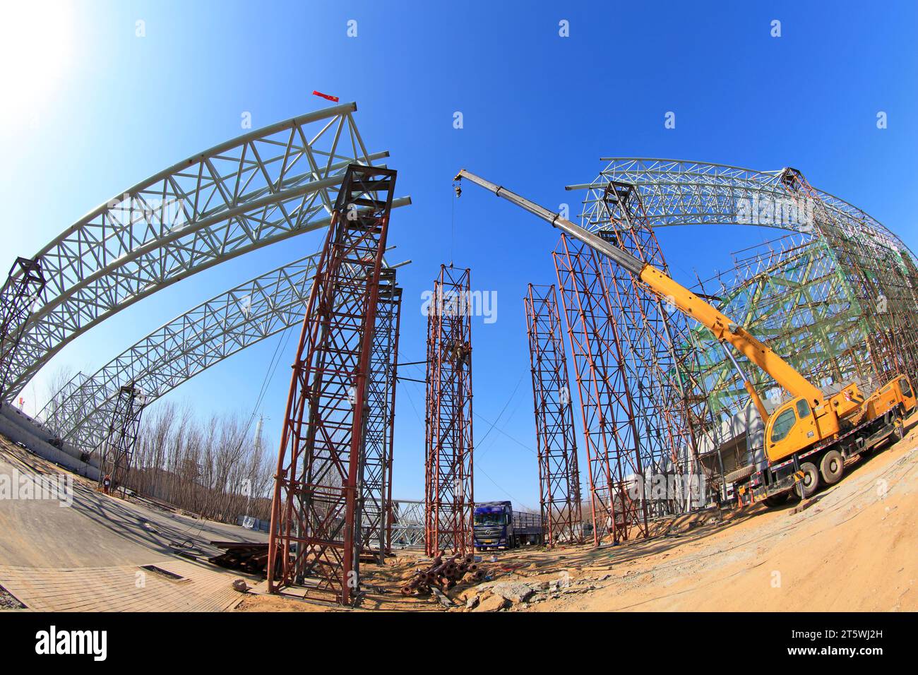 steel pipe truss Stock Photo - Alamy