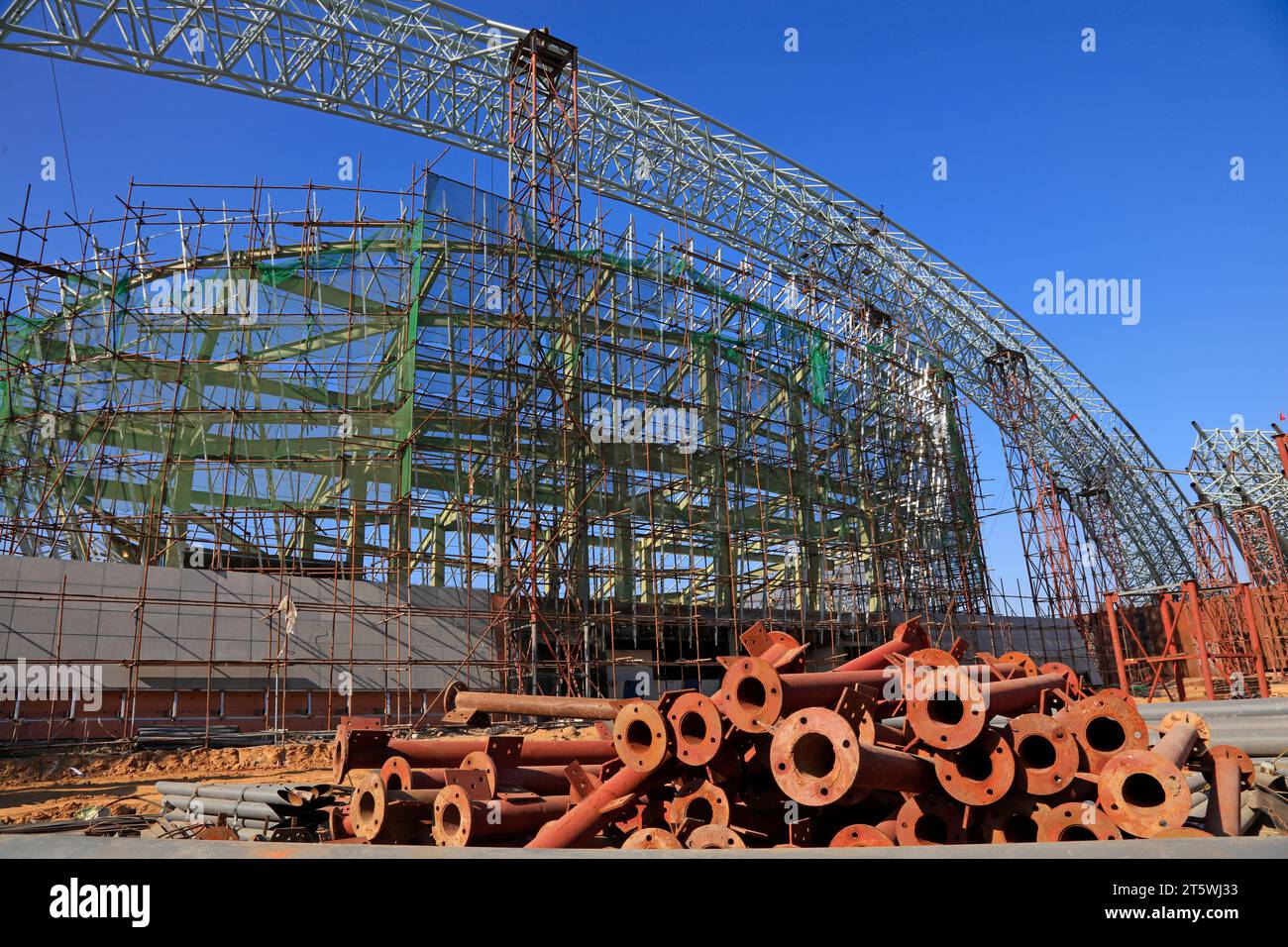 steel pipe truss Stock Photo - Alamy
