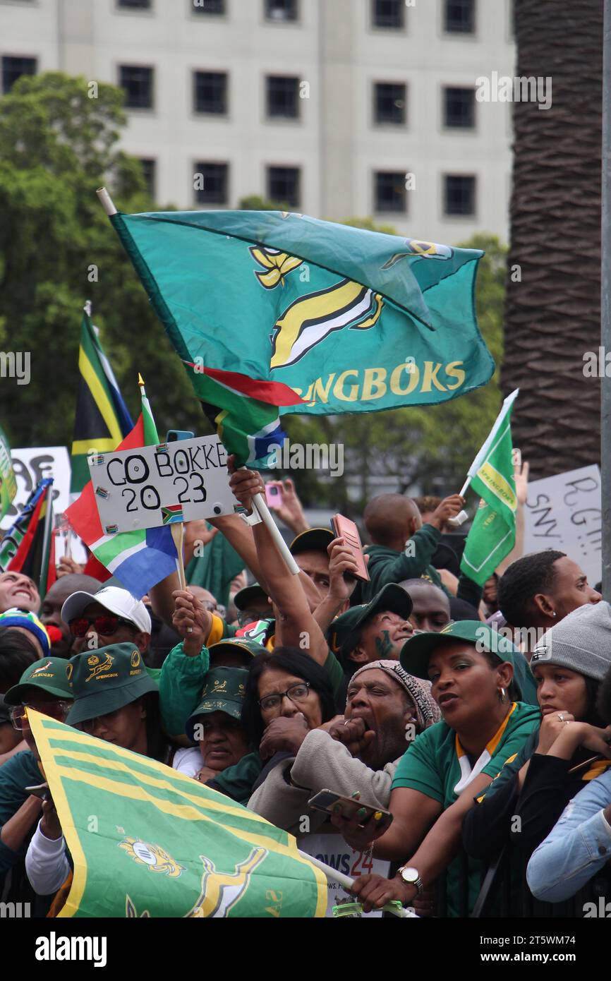 03 November 2023 - Crowds excitedly support the Springbok rugby team on ...