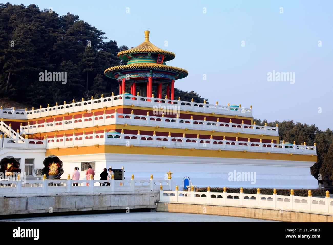 ancient China temple landscape architecture Stock Photo - Alamy