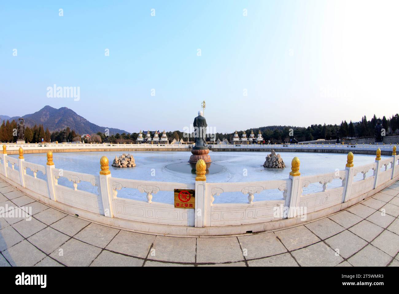 ancient China temple landscape architecture Stock Photo - Alamy