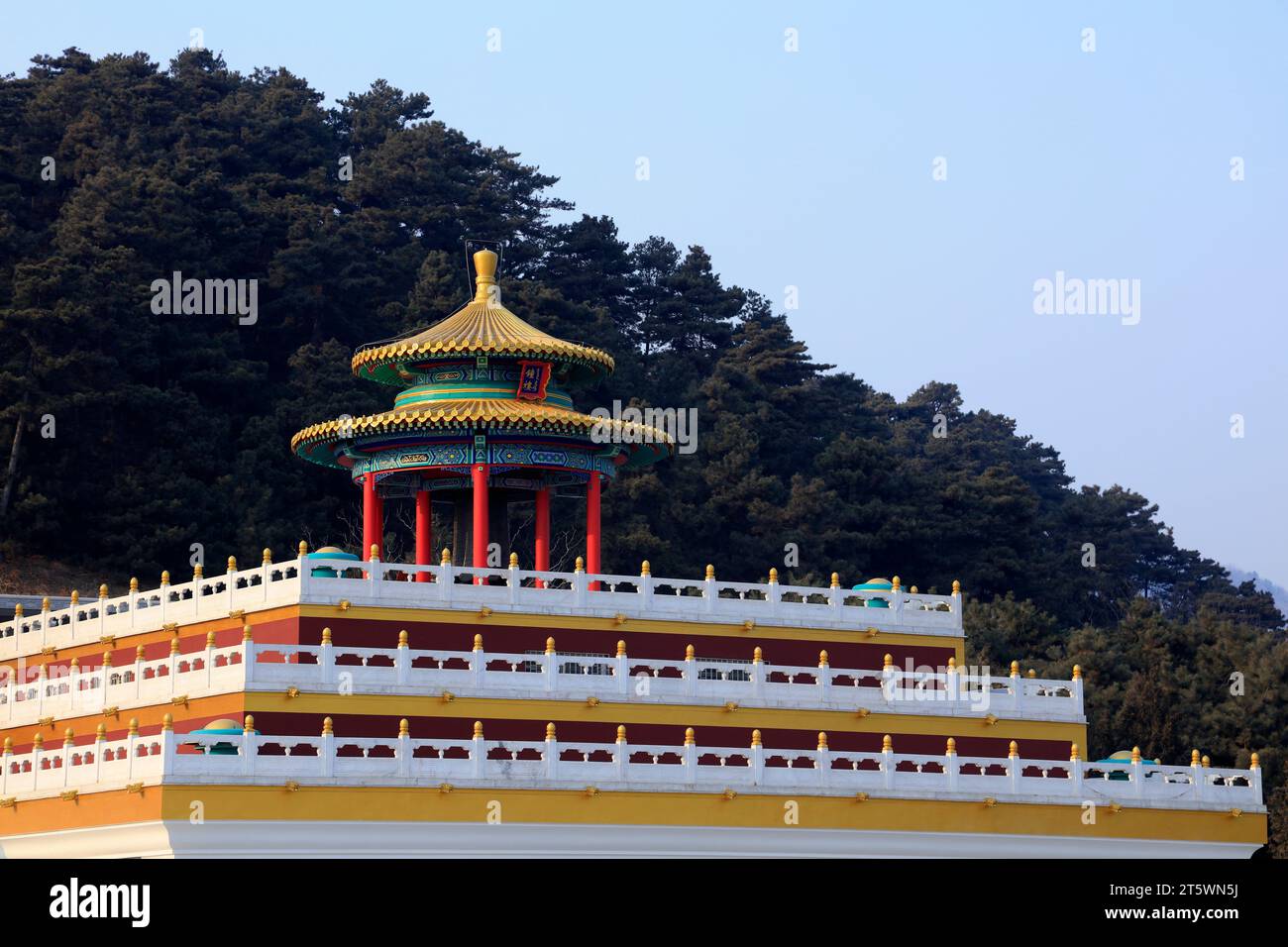 ancient China temple architectural scenery Stock Photo - Alamy