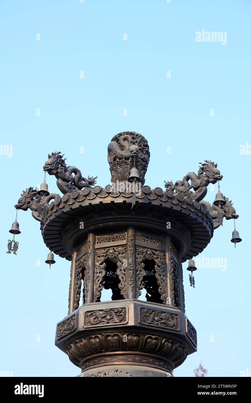 Chinese incense burner hi-res stock photography and images - Alamy