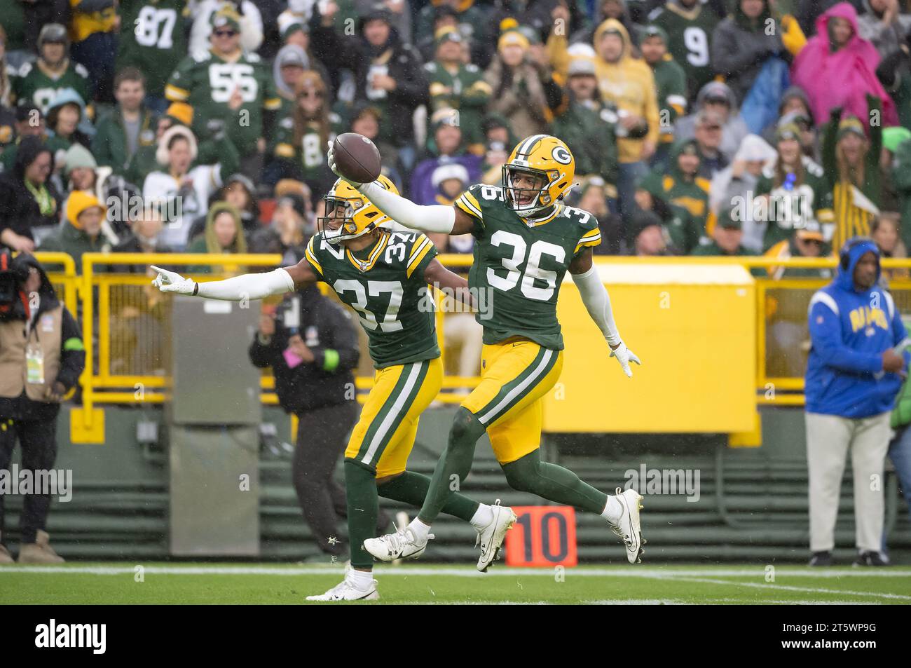 November 5, 2023: Green Bay Packers cornerback Carrington Valentine (37 ...