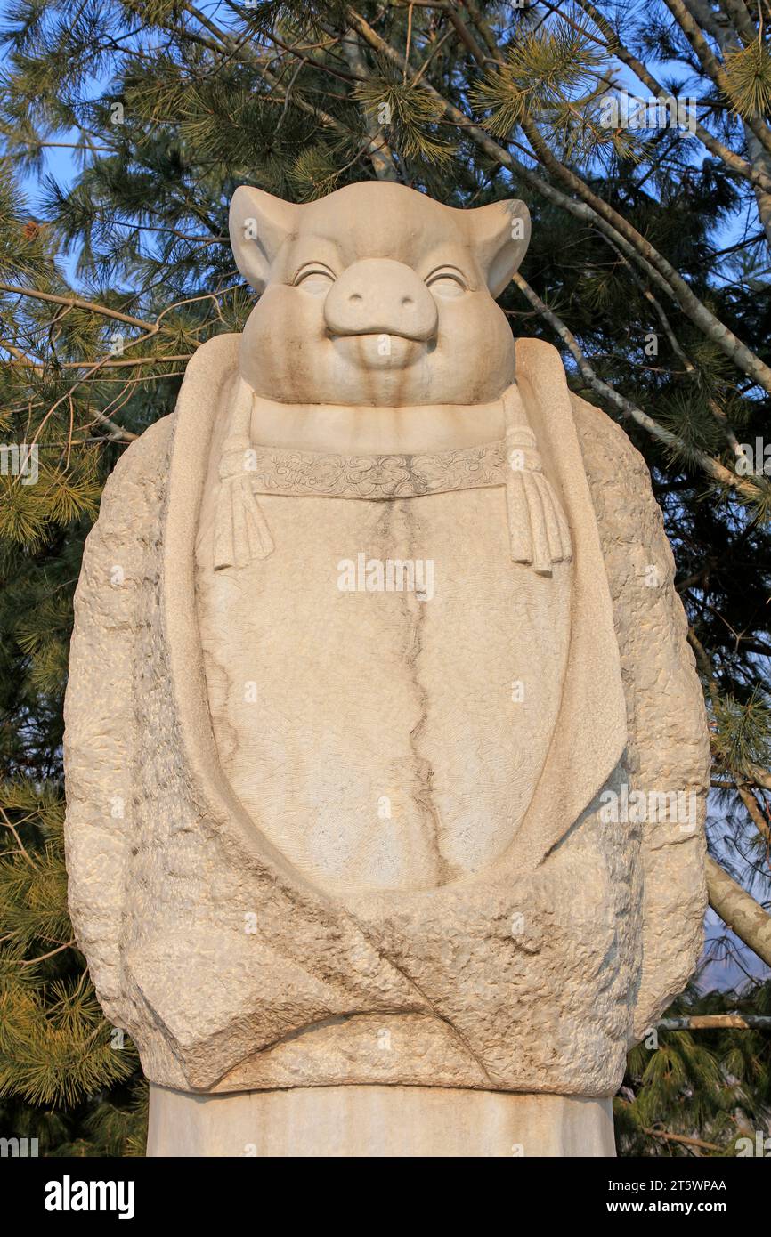 China ancient temple animal sculpture Stock Photo - Alamy