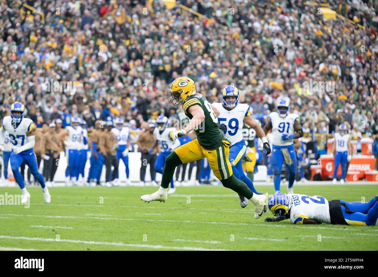 Green Bay, WI, USA. 5th Nov, 2023. Green Bay Packers tight end Luke ...