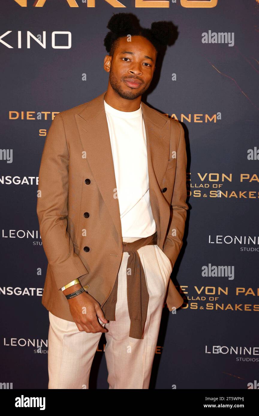 Dimitri Abold bei der Premiere des Kinofilms Die Tribute von Panem ...