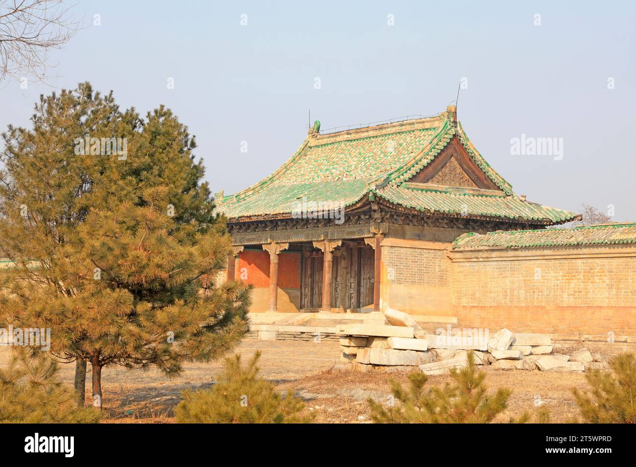 Ancient Chinese traditional architecture Stock Photo - Alamy