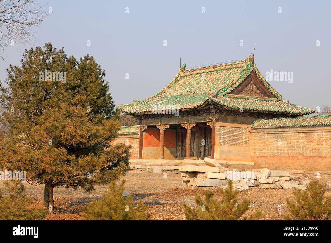 Ancient Chinese traditional architecture Stock Photo - Alamy