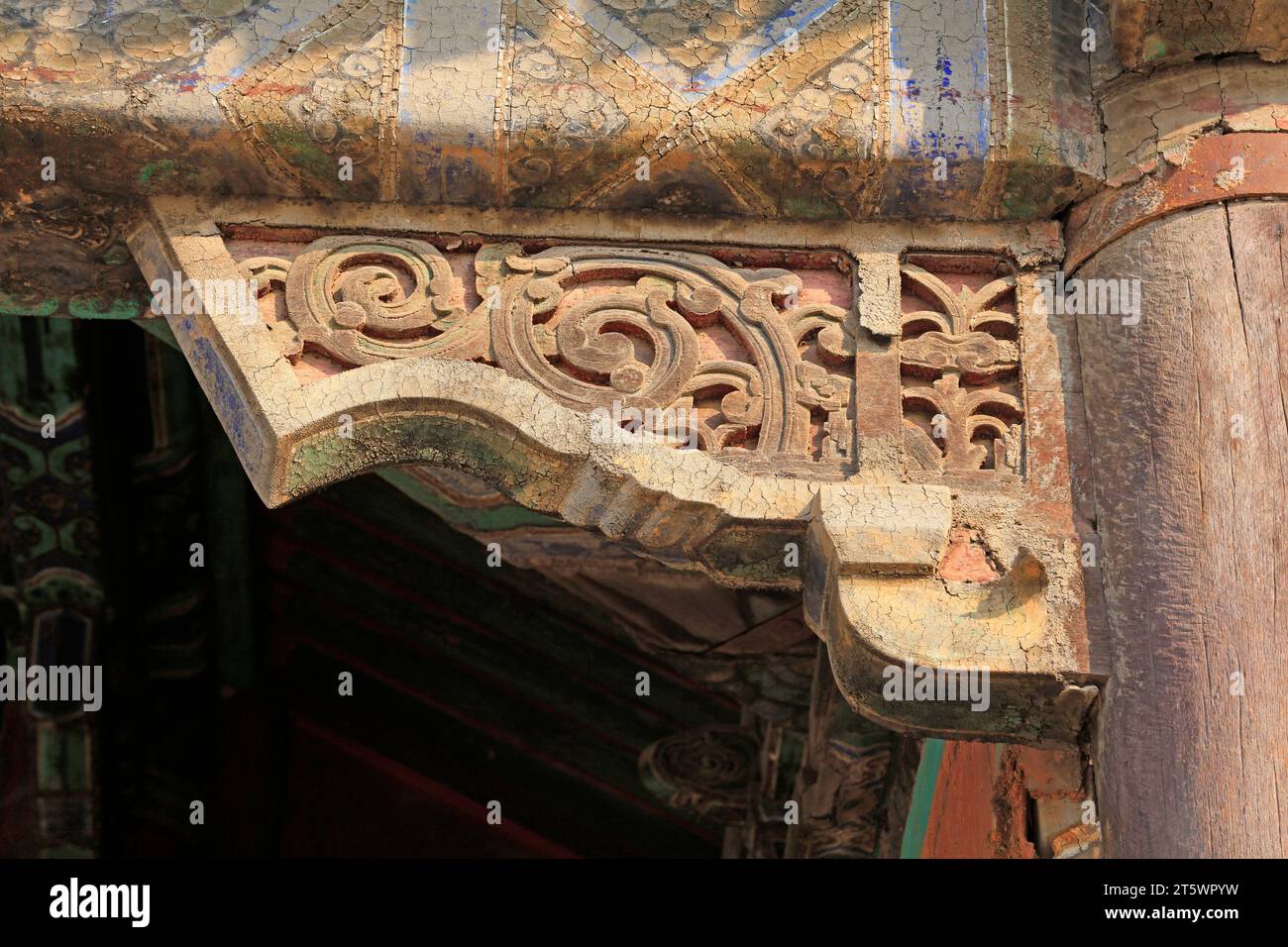 Chinese traditional wooden carved patterns Stock Photo - Alamy