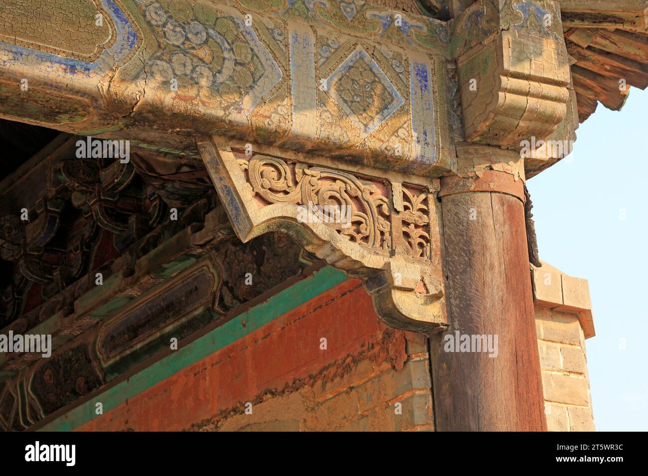 Chinese traditional wooden carved patterns Stock Photo - Alamy