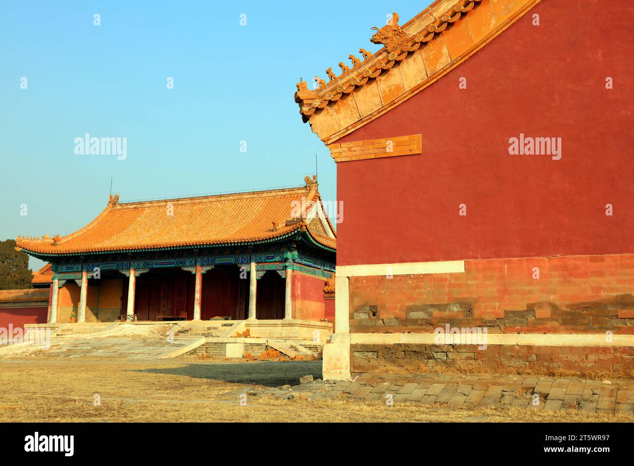 Ancient Chinese traditional architecture Stock Photo - Alamy