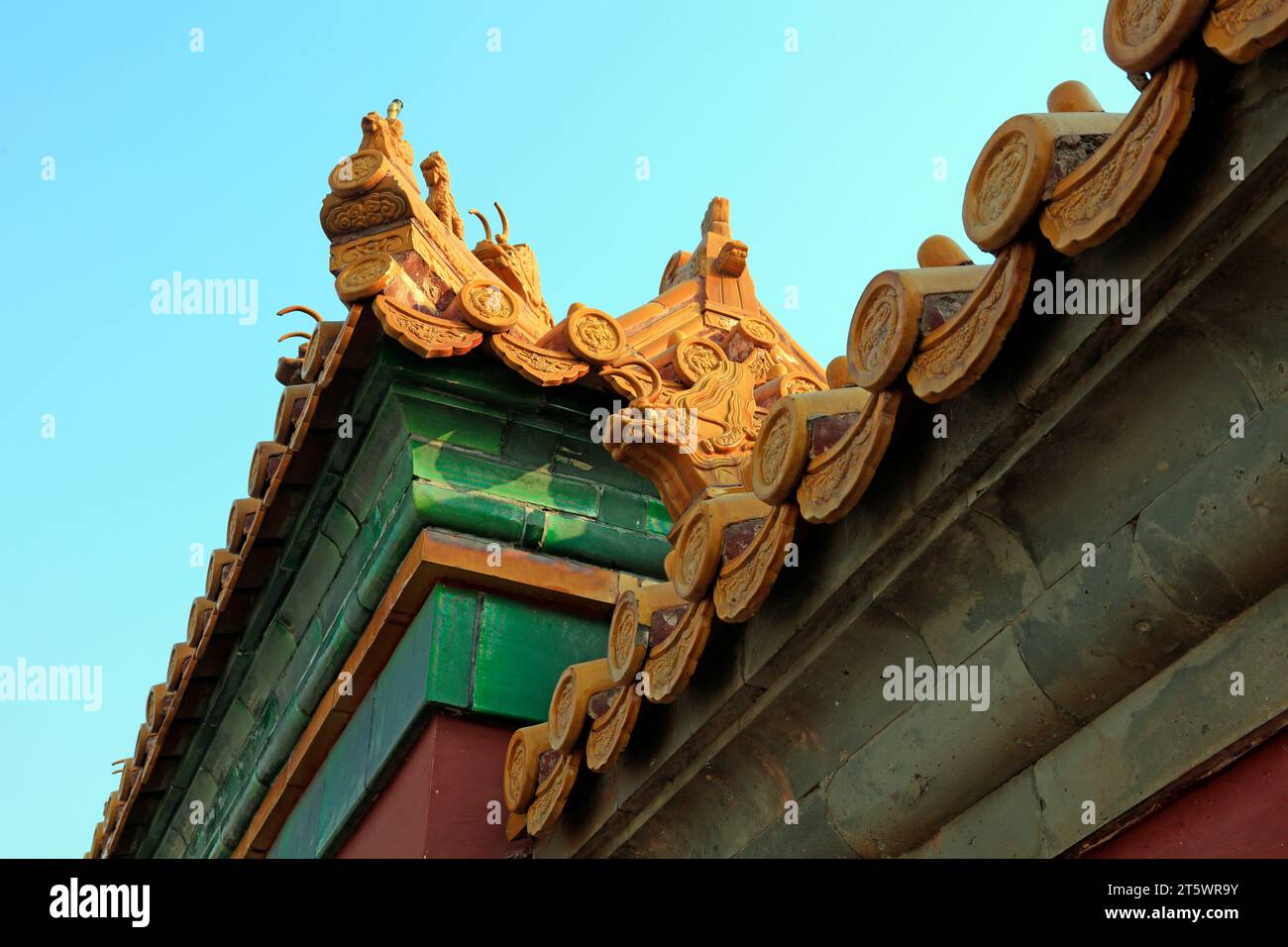 Ancient Chinese traditional architecture Stock Photo - Alamy