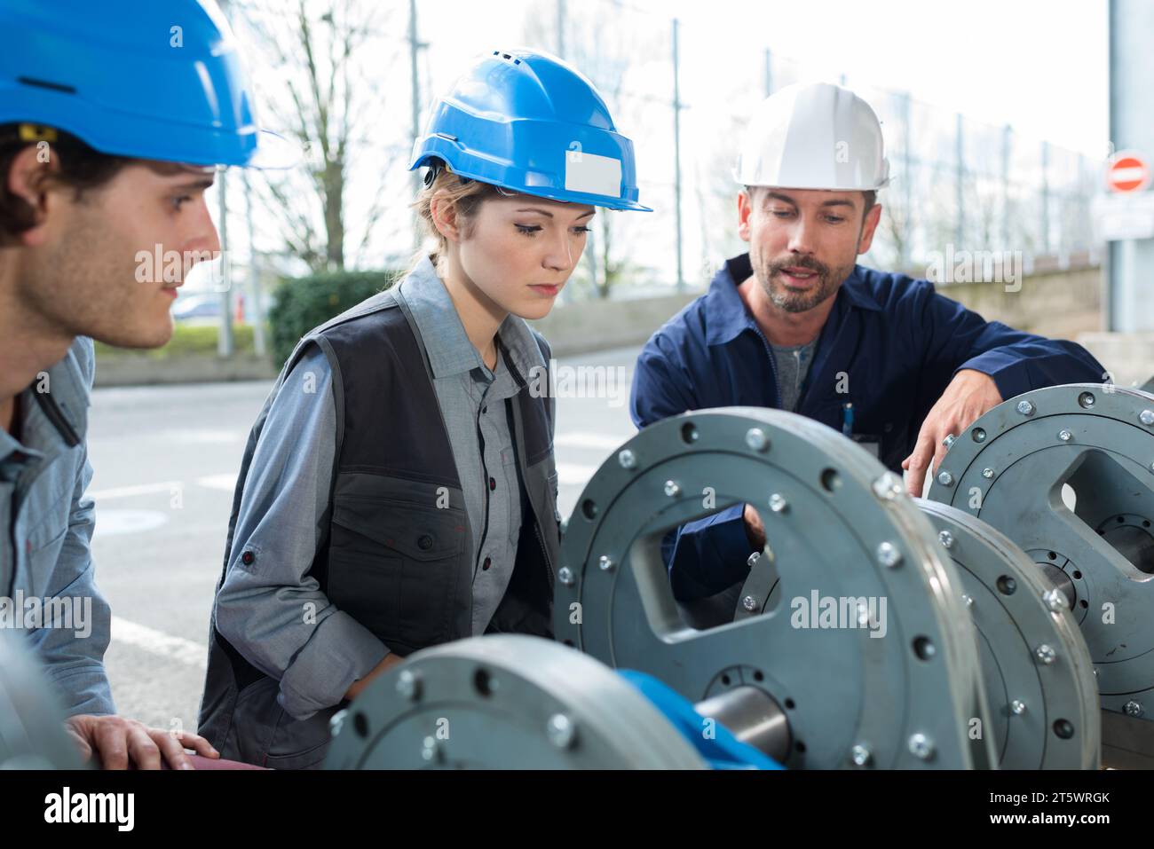 Worker grinding metal detail close hi-res stock photography and images ...
