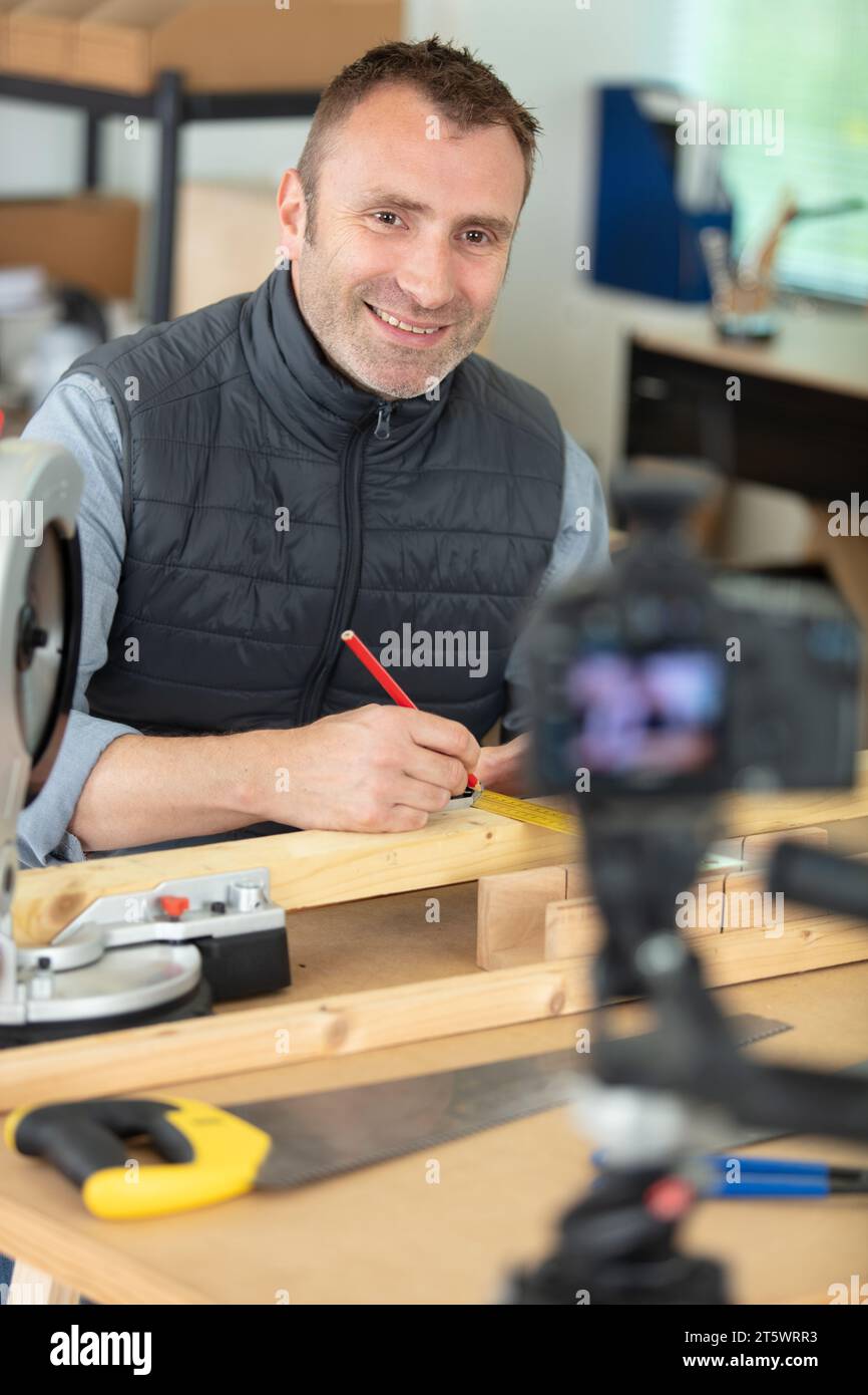 Diy video hi-res stock photography and images - Alamy