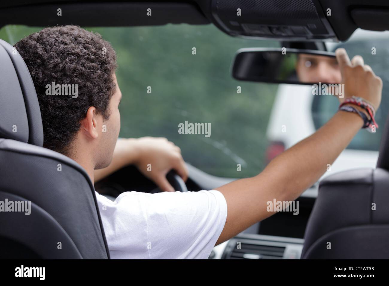 Fitting car seat into a car hi-res stock photography and images - Alamy
